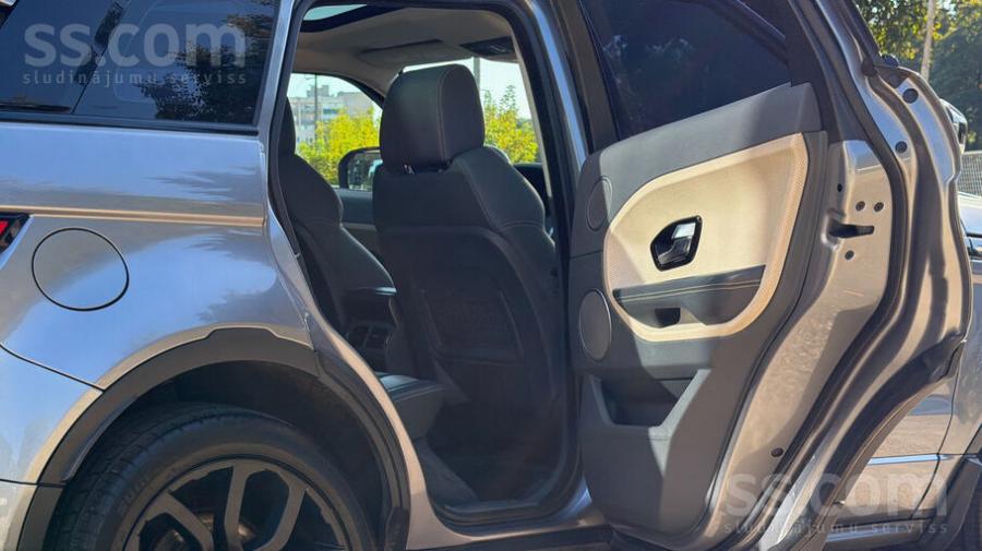 Pelēks Land Rover Range Rover Evoque 2012 Daugavpils, ar dzinēja tilpumu 2.20 L un nobraukumu 275 tūkst. km par 11250 €, foto 23 vietnē AUTOMOTO.COM.LV