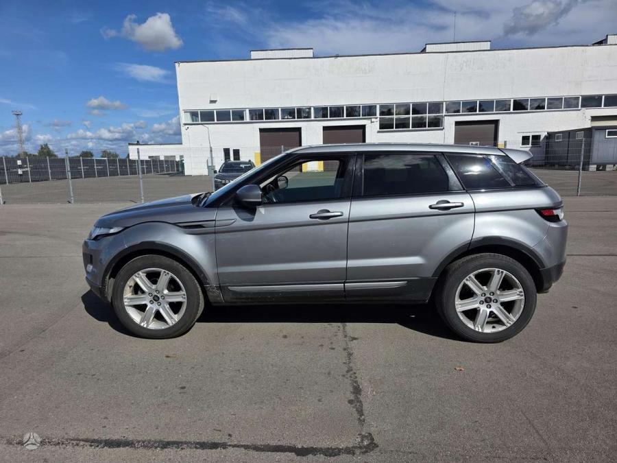Grey Land Rover Range Rover Evoque 2012 in Marijampole, with an engine capacity of 2.18 L and mileage of 268 thousand km for 6290 €, photo 4 on AUTOMOTO.COM.LV