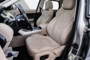 Pelēks Land Rover Range Rover Evoque 2012 Kauņa, ar dzinēja tilpumu 2.20 L un nobraukumu 220 tūkst. km par 9900 €, foto 6 vietnē AUTOMOTO.COM.LV