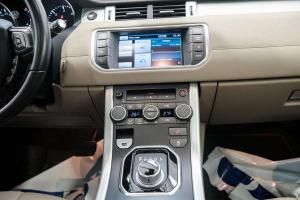 Pelēks Land Rover Range Rover Evoque 2012 Kauņa, ar dzinēja tilpumu 2.20 L un nobraukumu 220 tūkst. km par 9900 €, foto 11 vietnē AUTOMOTO.COM.LV