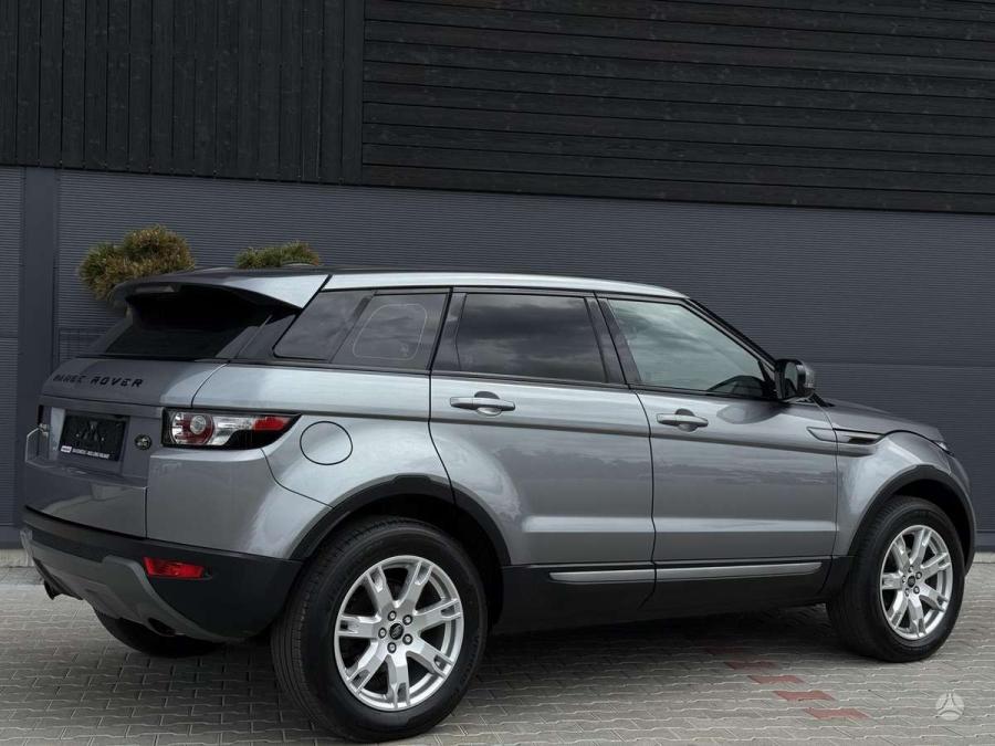 Grey Land Rover Range Rover Evoque 2013 in Siauliai, with an engine capacity of 2.18 L and mileage of 215 thousand km for 9450 €, photo 9 on AUTOMOTO.COM.LV