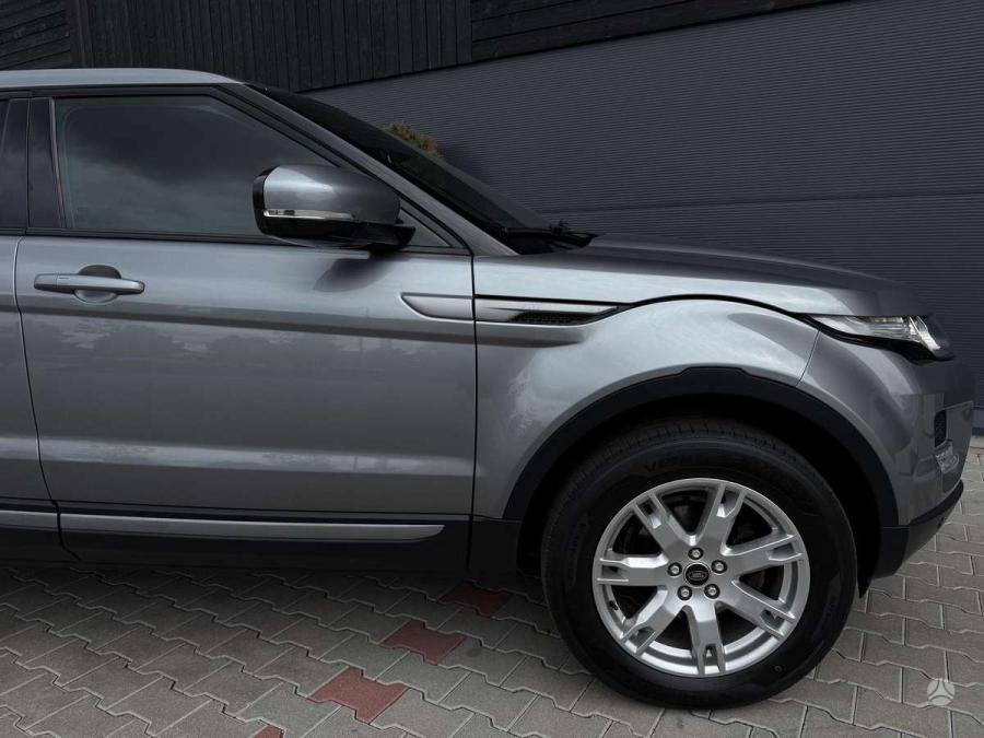Grey Land Rover Range Rover Evoque 2013 in Siauliai, with an engine capacity of 2.18 L and mileage of 215 thousand km for 9450 €, photo 15 on AUTOMOTO.COM.LV