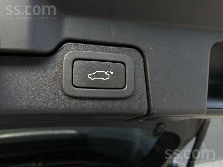 Pelēks Land Rover Range Rover Evoque 2013 Rīga, ar dzinēja tilpumu 2.20 L un nobraukumu 317 tūkst. km par 7390 €, foto 11 vietnē AUTOMOTO.COM.LV