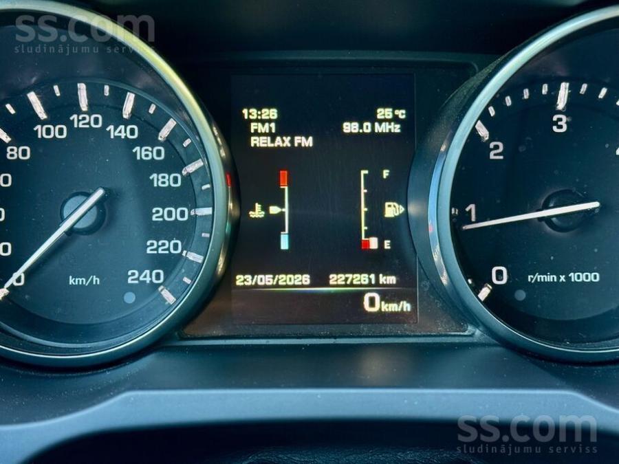 Pelēks Land Rover Range Rover Evoque 2014 Jelgava, ar dzinēja tilpumu 2.20 L un nobraukumu 0 tūkst. km par 10350 €, foto 15 vietnē AUTOMOTO.COM.LV