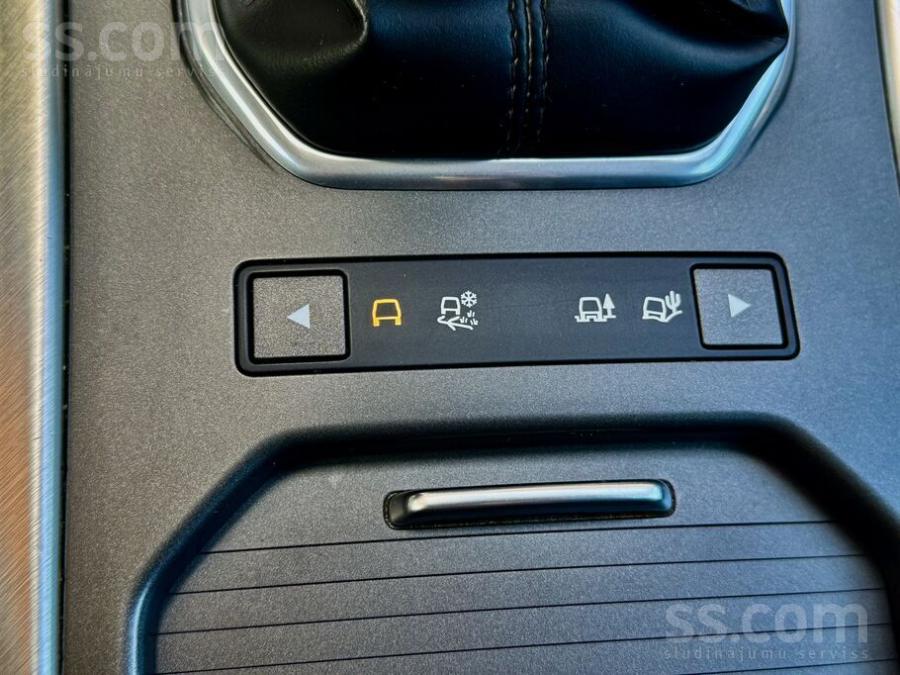 Pelēks Land Rover Range Rover Evoque 2014 Jelgava, ar dzinēja tilpumu 2.20 L un nobraukumu 0 tūkst. km par 10350 €, foto 21 vietnē AUTOMOTO.COM.LV