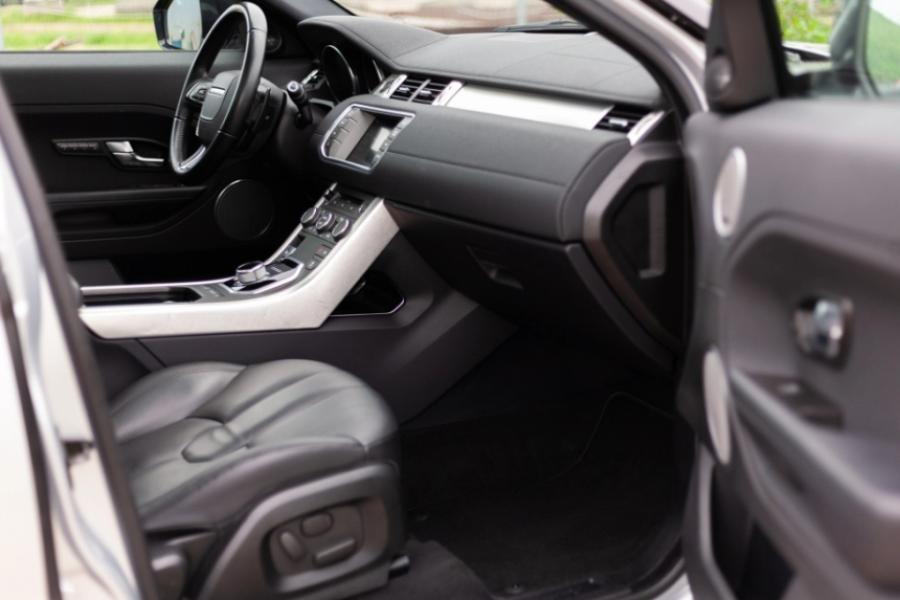 Grey Land Rover Range Rover Evoque 2014 in Riga, with an engine capacity of 2.20 L and mileage of 155 thousand km for 13995 €, photo 22 on AUTOMOTO.COM.LV