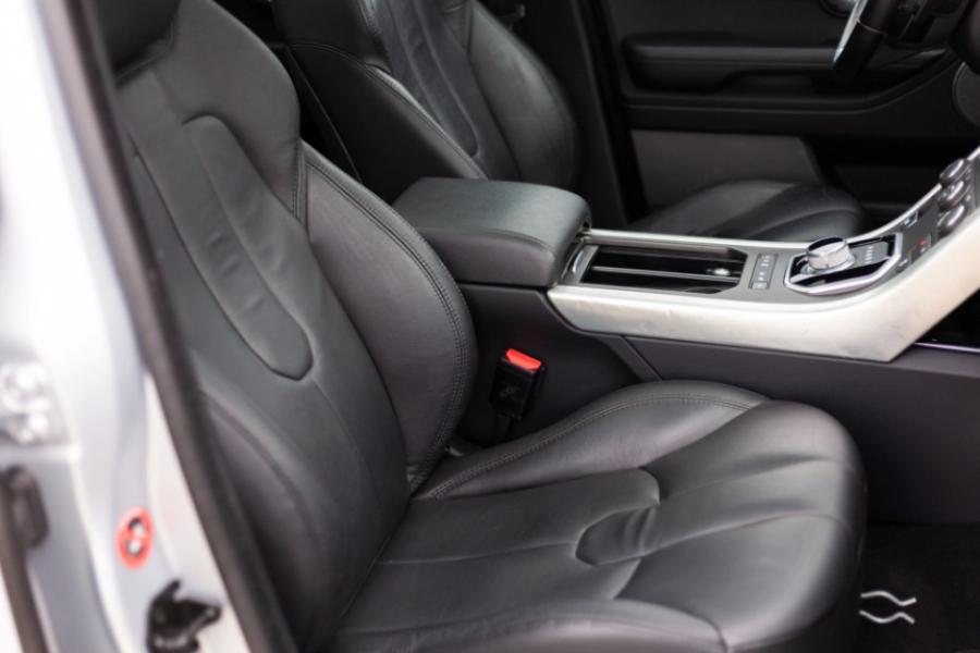 Grey Land Rover Range Rover Evoque 2014 in Riga, with an engine capacity of 2.20 L and mileage of 155 thousand km for 13995 €, photo 23 on AUTOMOTO.COM.LV