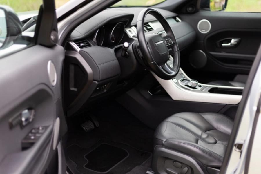 Grey Land Rover Range Rover Evoque 2014 in Riga, with an engine capacity of 2.20 L and mileage of 155 thousand km for 13995 €, photo 24 on AUTOMOTO.COM.LV