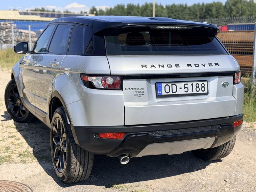 Pelēks Land Rover Range Rover Evoque 2014 Rīga, ar dzinēja tilpumu 2.20 L un nobraukumu 155 tūkst. km par 11995 €, foto 3 vietnē AUTOMOTO.COM.LV