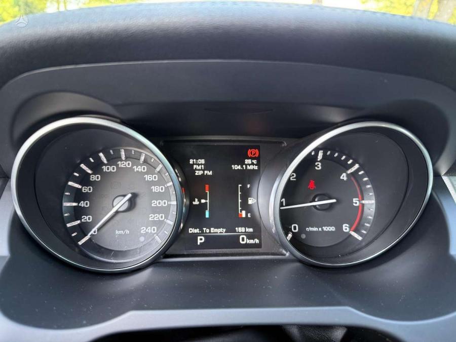 Grey Land Rover Range Rover Evoque 2014 in Kazlu Ruda, with an engine capacity of 2.18 L and mileage of 249 thousand km for 8500 €, photo 30 on AUTOMOTO.COM.LV