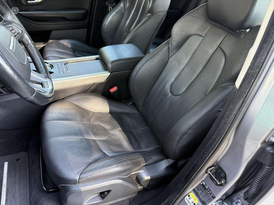 Grey Land Rover Range Rover Evoque 2014 in Kazlu Ruda, with an engine capacity of 2.18 L and mileage of 249 thousand km for 8500 €, photo 31 on AUTOMOTO.COM.LV