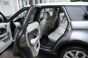 Grey Land Rover Range Rover Evoque 2014 in Jelgava, with an engine capacity of 2.20 L and mileage of 208 thousand km for 9600 €, photo 11 on AUTOMOTO.COM.LV