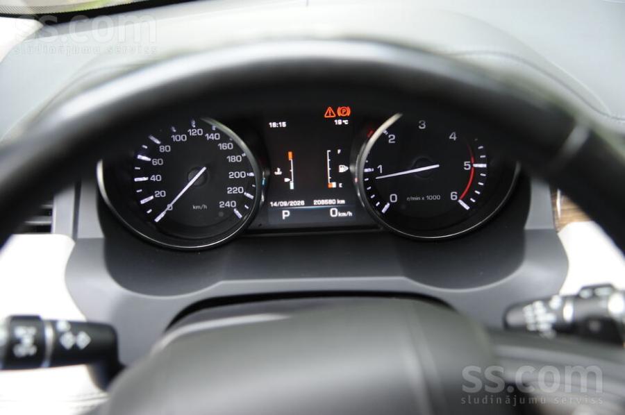 Grey Land Rover Range Rover Evoque 2014 in Jelgava, with an engine capacity of 2.20 L and mileage of 208 thousand km for 9600 €, photo 22 on AUTOMOTO.COM.LV