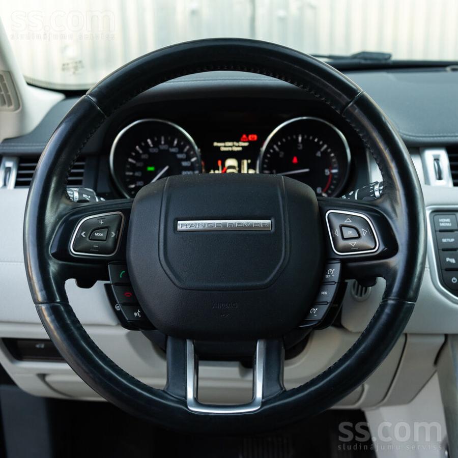 Grey Land Rover Range Rover Evoque 2015 in Valmiera, with an engine capacity of 2.20 L and mileage of 110 thousand km for 15800 €, photo 19 on AUTOMOTO.COM.LV