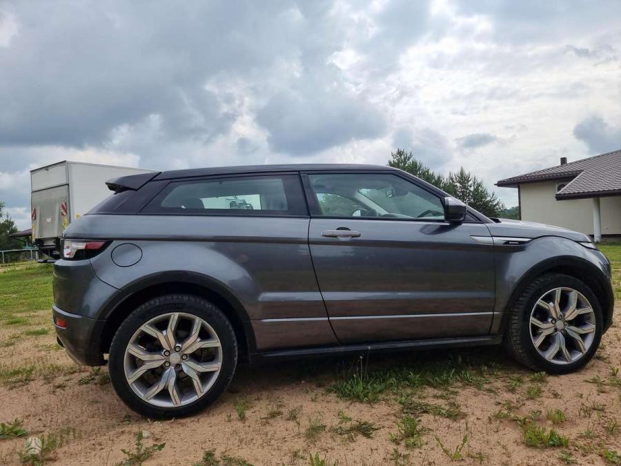 Pelēks Land Rover Range Rover Evoque 2015 Viļņa, ar dzinēja tilpumu 2.18 L un nobraukumu 217 tūkst. km par 9500 €, foto 7 vietnē AUTOMOTO.COM.LV