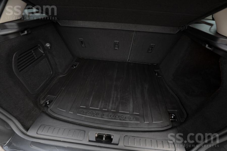Grey Land Rover Range Rover Evoque 2015 in Jelgava, with an engine capacity of 2.20 L and mileage of 124 thousand km for 10990 €, photo 25 on AUTOMOTO.COM.LV