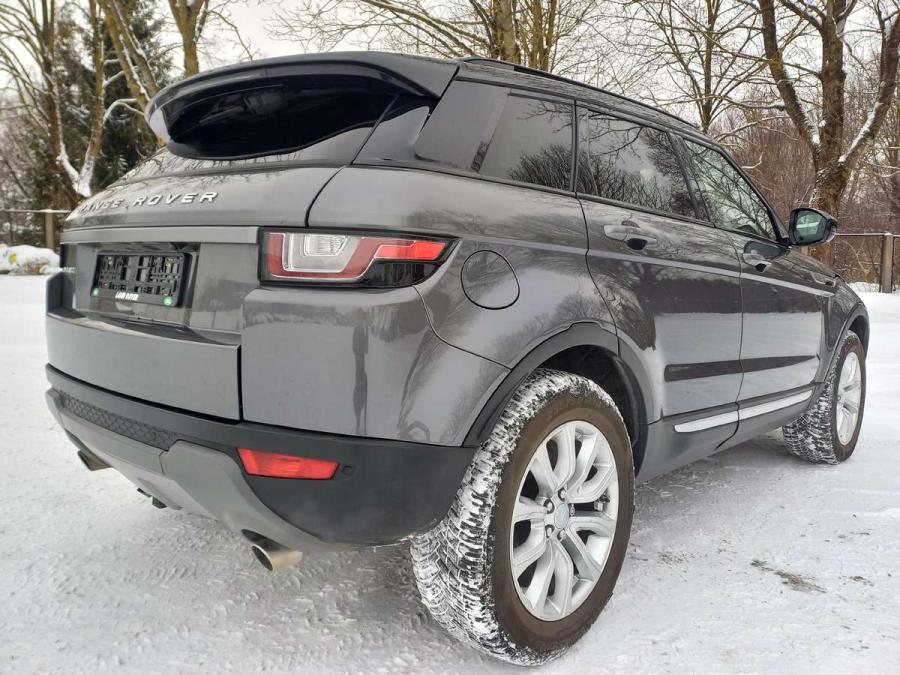 Grey Land Rover Range Rover Evoque 2016 in Siauliai, with an engine capacity of 2.00 L and mileage of 179 thousand km for 12250 €, photo 3 on AUTOMOTO.COM.LV