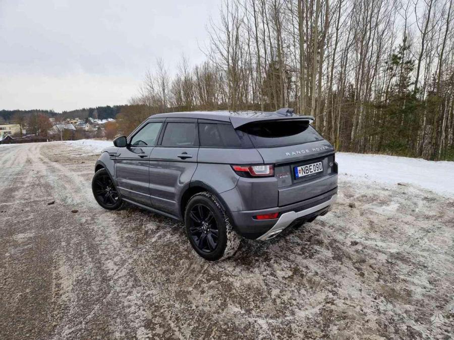 Grey Land Rover Range Rover Evoque 2016 in Siauliai, with an engine capacity of 2.00 L and mileage of 185 thousand km for 12200 €, photo 3 on AUTOMOTO.COM.LV