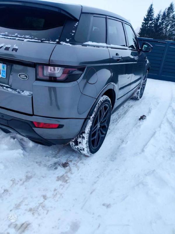 Pelēks Land Rover Range Rover Evoque 2016 Tauragė, ar dzinēja tilpumu 2.00 L un nobraukumu 137 tūkst. km par 11900 €, foto 5 vietnē AUTOMOTO.COM.LV