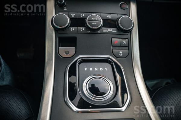 Grey Land Rover Range Rover Evoque 2016 in Riga, with an engine capacity of 2.00 L and mileage of 0 thousand km for 13990 €, photo 8 on AUTOMOTO.COM.LV