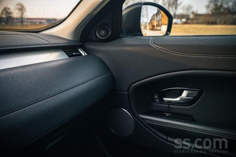 Pelēks Land Rover Range Rover Evoque 2016 Rīga, ar dzinēja tilpumu 2.00 L un nobraukumu 0 tūkst. km par 13990 €, foto 21 vietnē AUTOMOTO.COM.LV