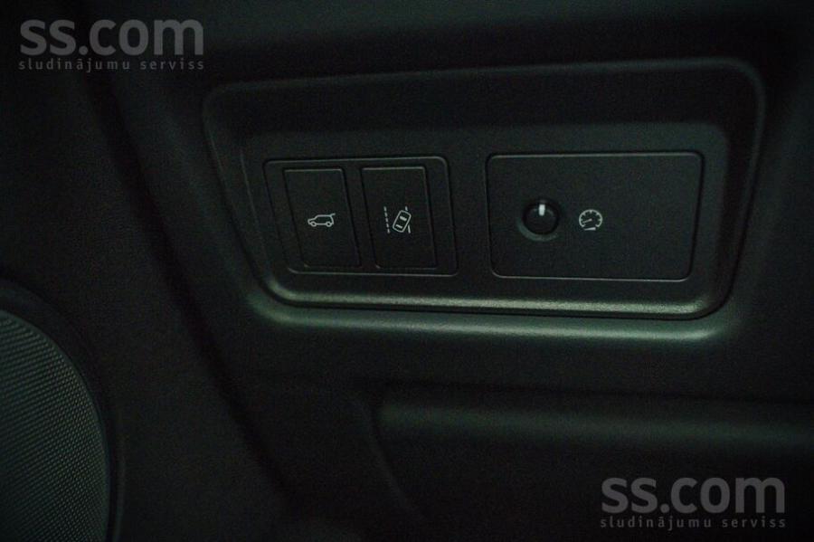 Pelēks Land Rover Range Rover Evoque 2016 Rīga, ar dzinēja tilpumu 2.00 L un nobraukumu 0 tūkst. km par 13990 €, foto 25 vietnē AUTOMOTO.COM.LV