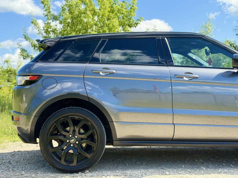 Grey Land Rover Range Rover Evoque 2016 in Siauliai, with an engine capacity of 2.18 L and mileage of 289 thousand km for 15550 €, photo 10 on AUTOMOTO.COM.LV