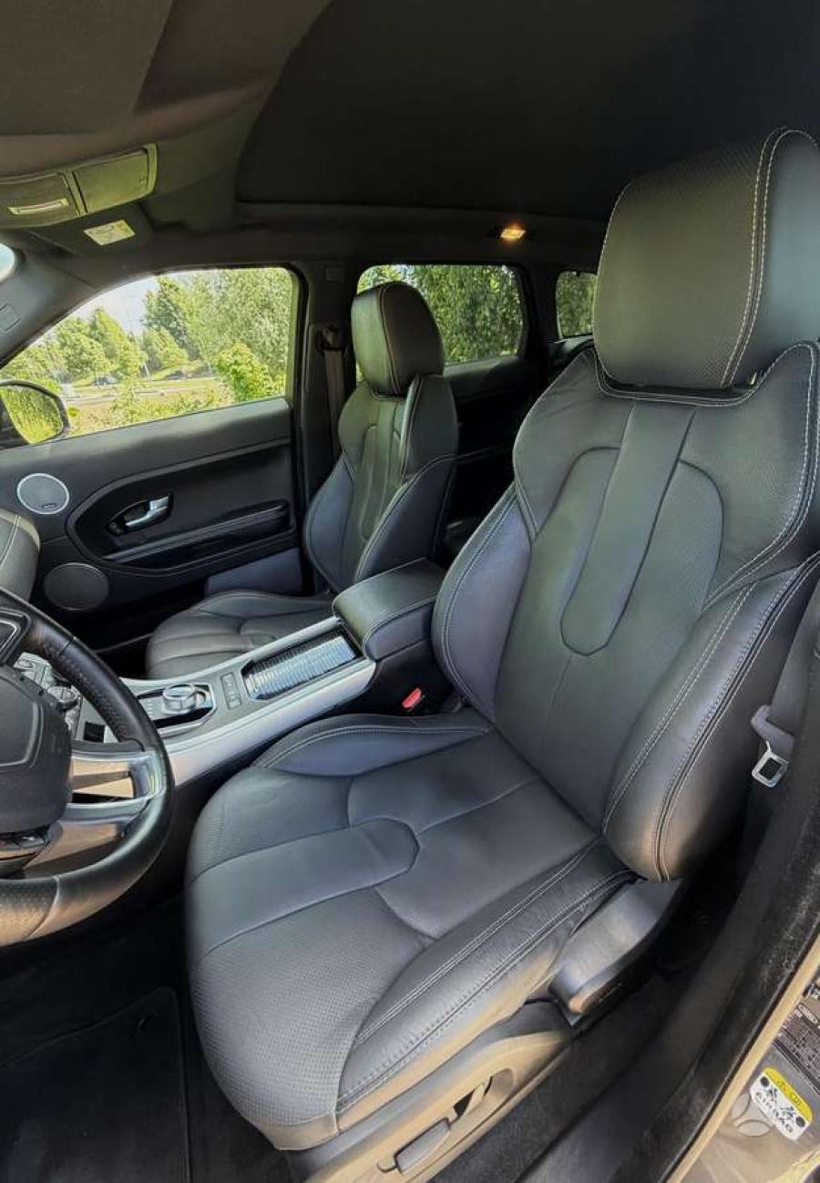Grey Land Rover Range Rover Evoque 2016 in Siauliai, with an engine capacity of 2.18 L and mileage of 289 thousand km for 15550 €, photo 24 on AUTOMOTO.COM.LV