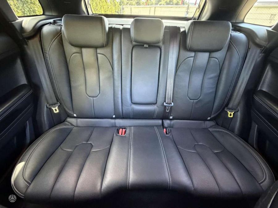Grey Land Rover Range Rover Evoque 2016 in Siauliai, with an engine capacity of 2.18 L and mileage of 289 thousand km for 15550 €, photo 29 on AUTOMOTO.COM.LV