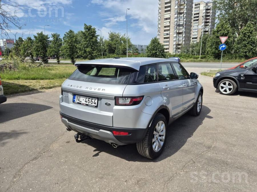 Grey Land Rover Range Rover Evoque 2016 in Riga, with an engine capacity of 2.00 L and mileage of 188 thousand km for 12490 €, photo 7 on AUTOMOTO.COM.LV