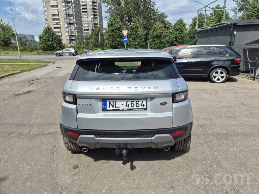 Grey Land Rover Range Rover Evoque 2016 in Riga, with an engine capacity of 2.00 L and mileage of 188 thousand km for 12490 €, photo 8 on AUTOMOTO.COM.LV