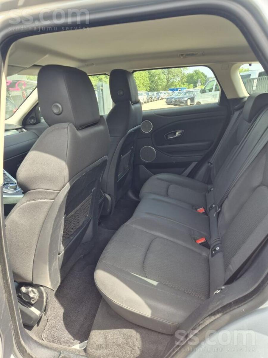 Grey Land Rover Range Rover Evoque 2016 in Riga, with an engine capacity of 2.00 L and mileage of 188 thousand km for 12490 €, photo 12 on AUTOMOTO.COM.LV