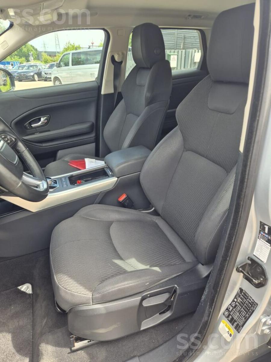 Grey Land Rover Range Rover Evoque 2016 in Riga, with an engine capacity of 2.00 L and mileage of 188 thousand km for 12490 €, photo 14 on AUTOMOTO.COM.LV