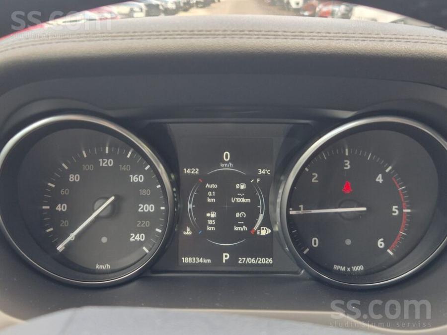Grey Land Rover Range Rover Evoque 2016 in Riga, with an engine capacity of 2.00 L and mileage of 188 thousand km for 12490 €, photo 15 on AUTOMOTO.COM.LV