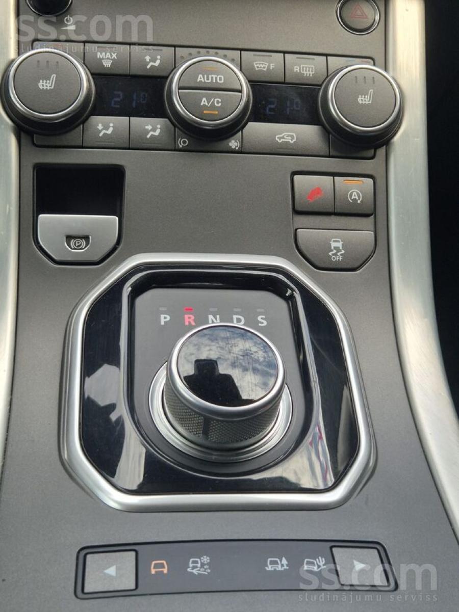 Grey Land Rover Range Rover Evoque 2016 in Riga, with an engine capacity of 2.00 L and mileage of 188 thousand km for 12490 €, photo 18 on AUTOMOTO.COM.LV