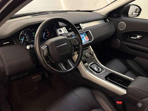 Pelēks Land Rover Range Rover Evoque 2016 Marijampole, ar dzinēja tilpumu 2.00 L un nobraukumu 224 tūkst. km par 12450 €, foto 2 vietnē AUTOMOTO.COM.LV