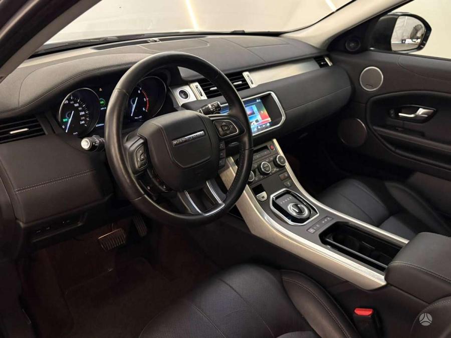 Grey Land Rover Range Rover Evoque 2016 in Marijampole, with an engine capacity of 2.00 L and mileage of 224 thousand km for 12450 €, photo 3 on AUTOMOTO.COM.LV
