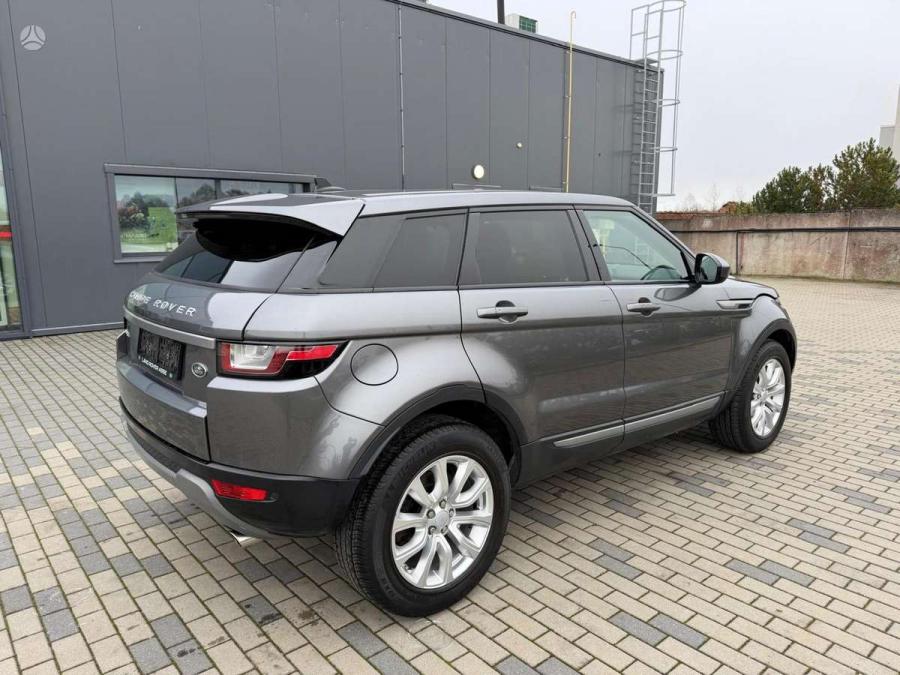 Grey Land Rover Range Rover Evoque 2016 in Siauliai, with an engine capacity of 2.00 L and mileage of 159 thousand km for 10800 €, photo 8 on AUTOMOTO.COM.LV