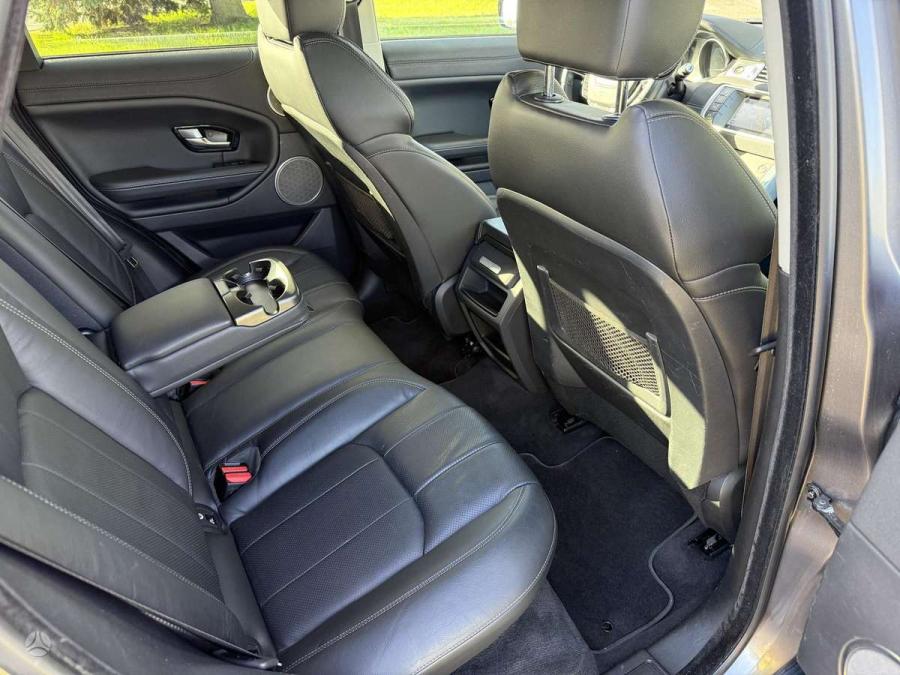 Pelēks Land Rover Range Rover Evoque 2016 Tauragė, ar dzinēja tilpumu 2.00 L un nobraukumu 160 tūkst. km par 9600 €, foto 14 vietnē AUTOMOTO.COM.LV
