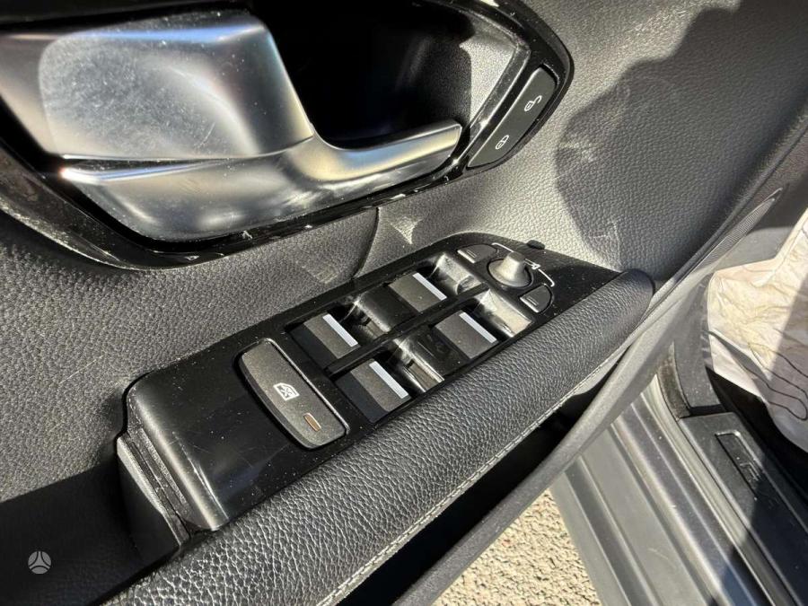Pelēks Land Rover Range Rover Evoque 2016 Tauragė, ar dzinēja tilpumu 2.00 L un nobraukumu 160 tūkst. km par 9600 €, foto 16 vietnē AUTOMOTO.COM.LV