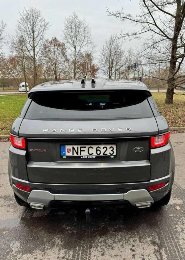 Pelēks Land Rover Range Rover Evoque 2017 Kauņa, ar dzinēja tilpumu 2.00 L un nobraukumu 163 tūkst. km par 13300 €, foto 3 vietnē AUTOMOTO.COM.LV