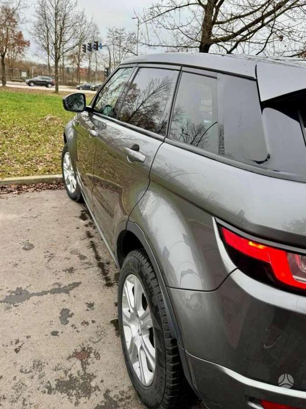 Pelēks Land Rover Range Rover Evoque 2017 Kauņa, ar dzinēja tilpumu 2.00 L un nobraukumu 163 tūkst. km par 13300 €, foto 5 vietnē AUTOMOTO.COM.LV