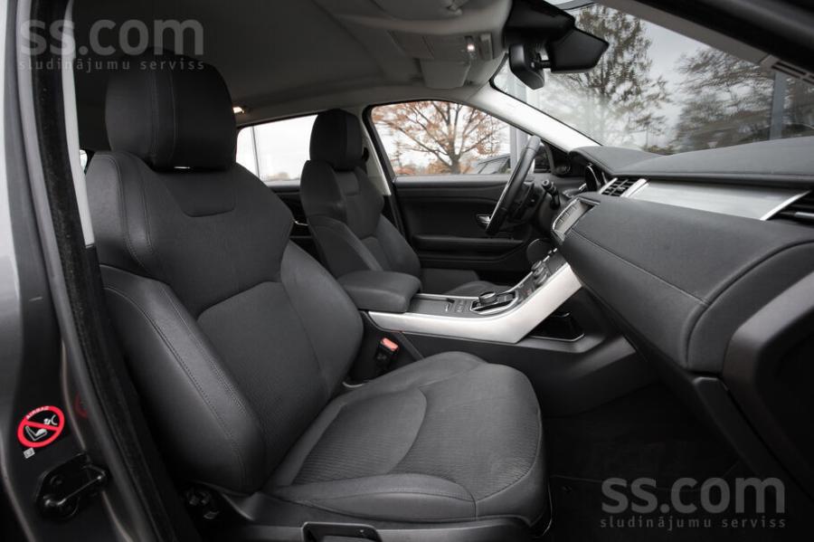 Grey Land Rover Range Rover Evoque 2017 in Jelgava, with an engine capacity of 2.00 L and mileage of 162 thousand km for 13750 €, photo 8 on AUTOMOTO.COM.LV