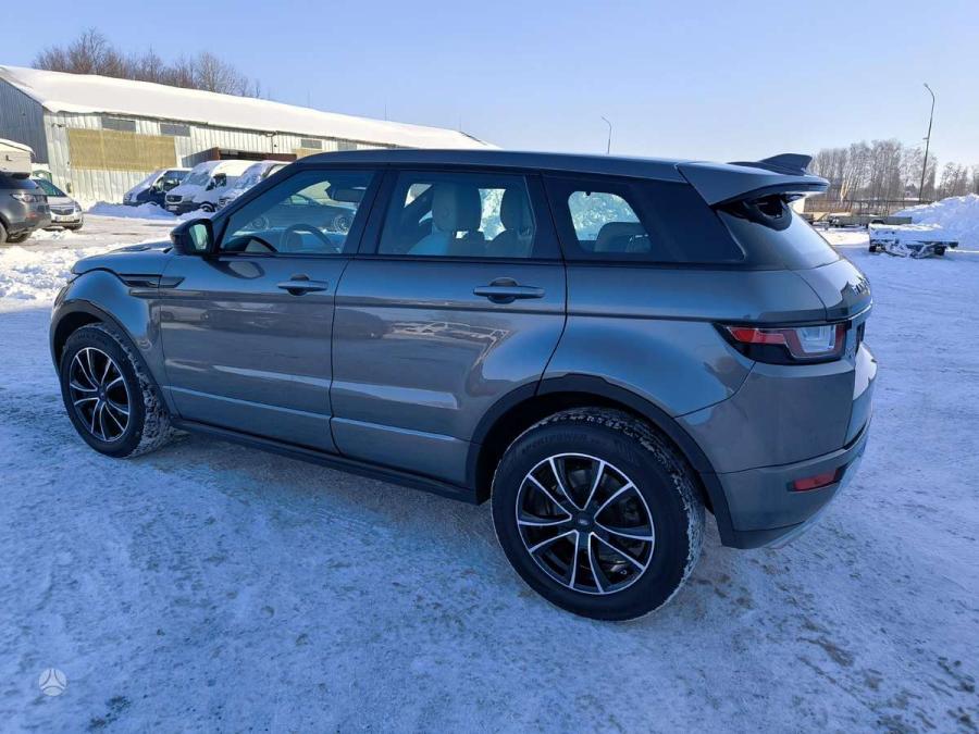 Pelēks Land Rover Range Rover Evoque 2017 Šauļi, ar dzinēja tilpumu 2.00 L un nobraukumu 191 tūkst. km par 13350 €, foto 4 vietnē AUTOMOTO.COM.LV