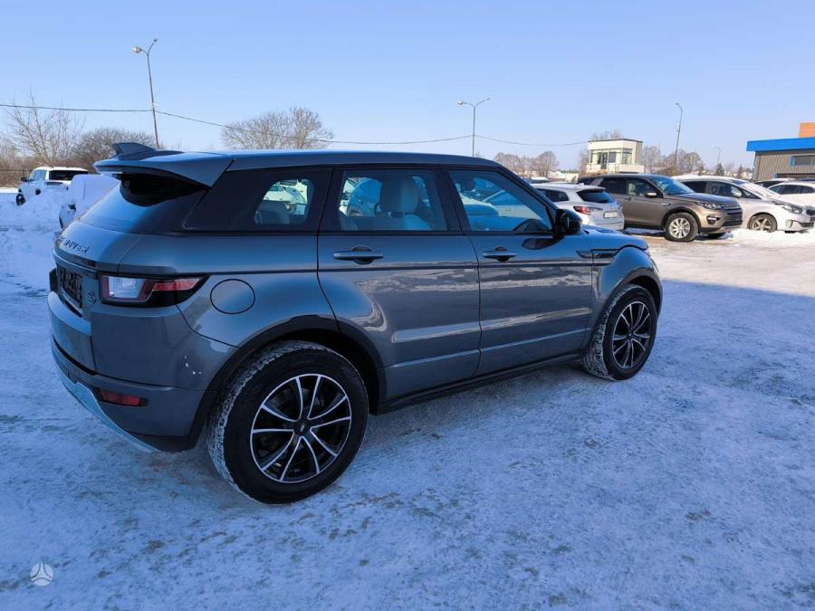 Pelēks Land Rover Range Rover Evoque 2017 Šauļi, ar dzinēja tilpumu 2.00 L un nobraukumu 191 tūkst. km par 13350 €, foto 5 vietnē AUTOMOTO.COM.LV