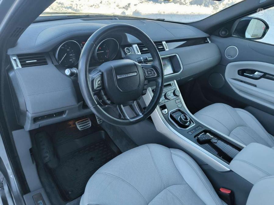Pelēks Land Rover Range Rover Evoque 2017 Šauļi, ar dzinēja tilpumu 2.00 L un nobraukumu 191 tūkst. km par 13350 €, foto 14 vietnē AUTOMOTO.COM.LV