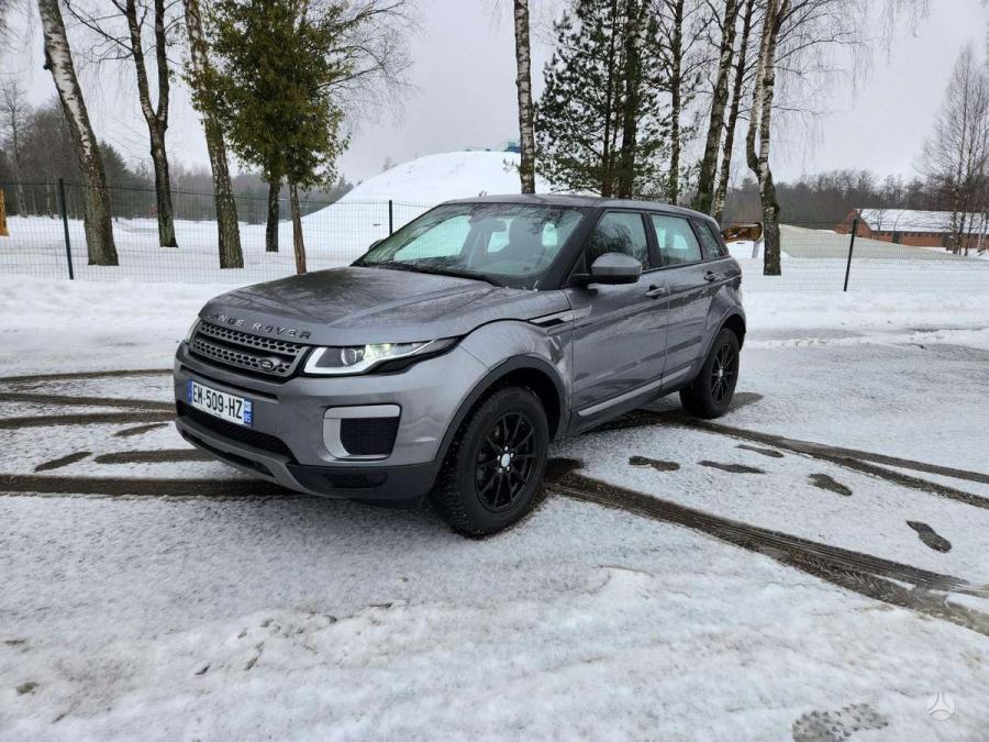 Grey Land Rover Range Rover Evoque 2017 in Taurage, with an engine capacity of 2.00 L and mileage of 180 thousand km for 7999 €, photo 1 on AUTOMOTO.COM.LV