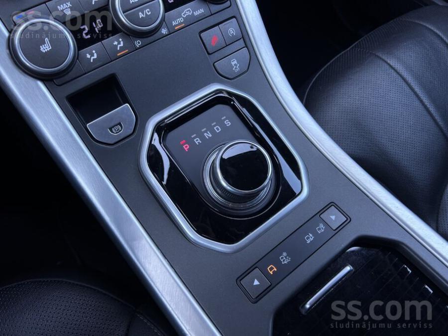 Pelēks Land Rover Range Rover Evoque 2017 Limbaži, ar dzinēja tilpumu 2.00 L un nobraukumu 158 tūkst. km par 13950 €, foto 19 vietnē AUTOMOTO.COM.LV