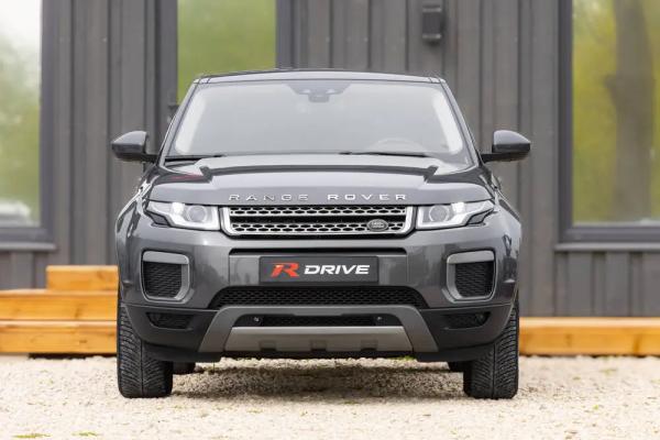 Grey Land Rover Range Rover Evoque 2017 in Jelgava, with an engine capacity of 2.00 L and mileage of 195 thousand km for 10900 €, photo 3 on AUTOMOTO.COM.LV