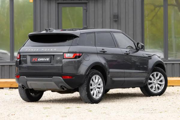 Grey Land Rover Range Rover Evoque 2017 in Jelgava, with an engine capacity of 2.00 L and mileage of 195 thousand km for 10900 €, photo 7 on AUTOMOTO.COM.LV
